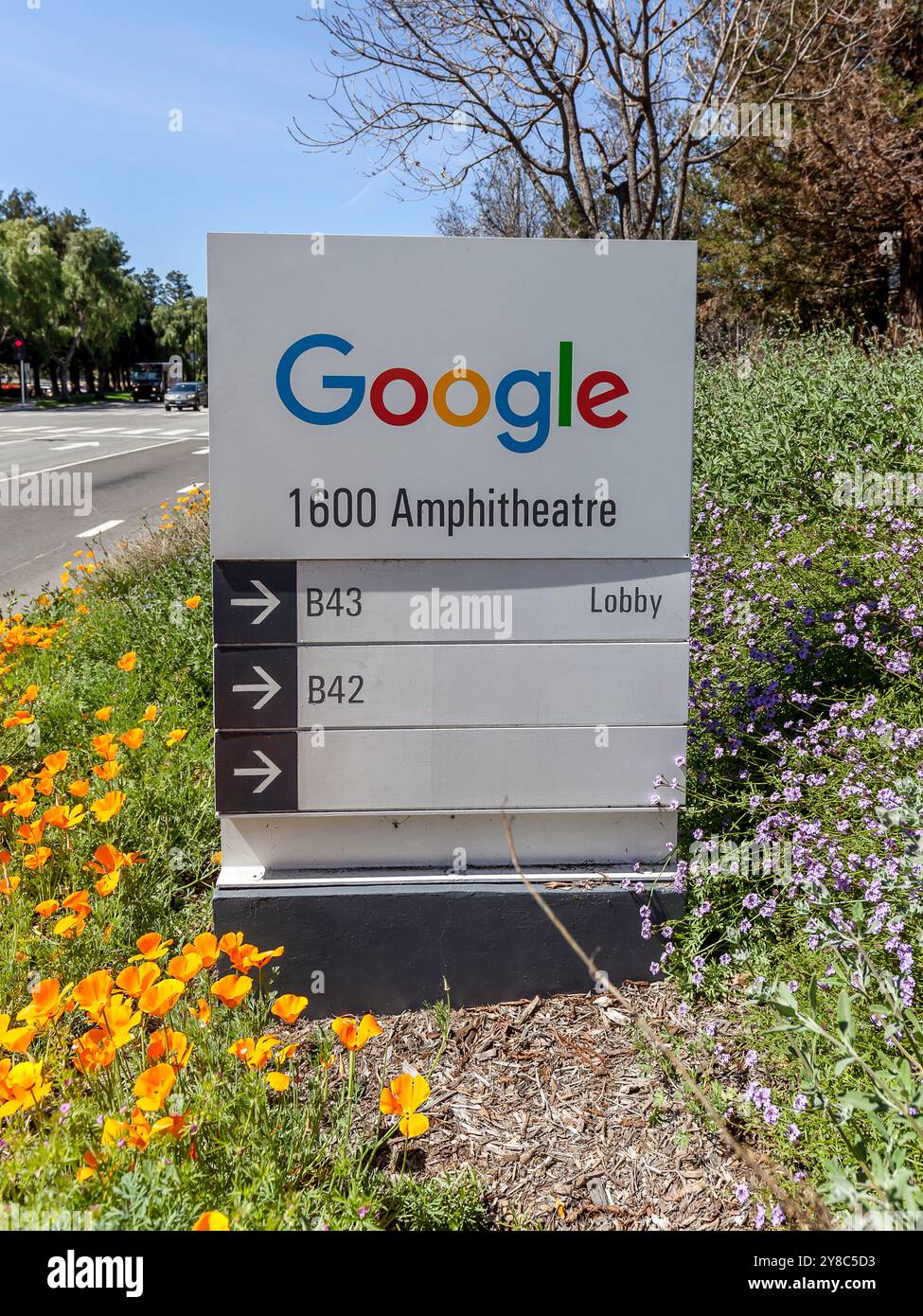Google sign hi-res stock photography and images - Alamy