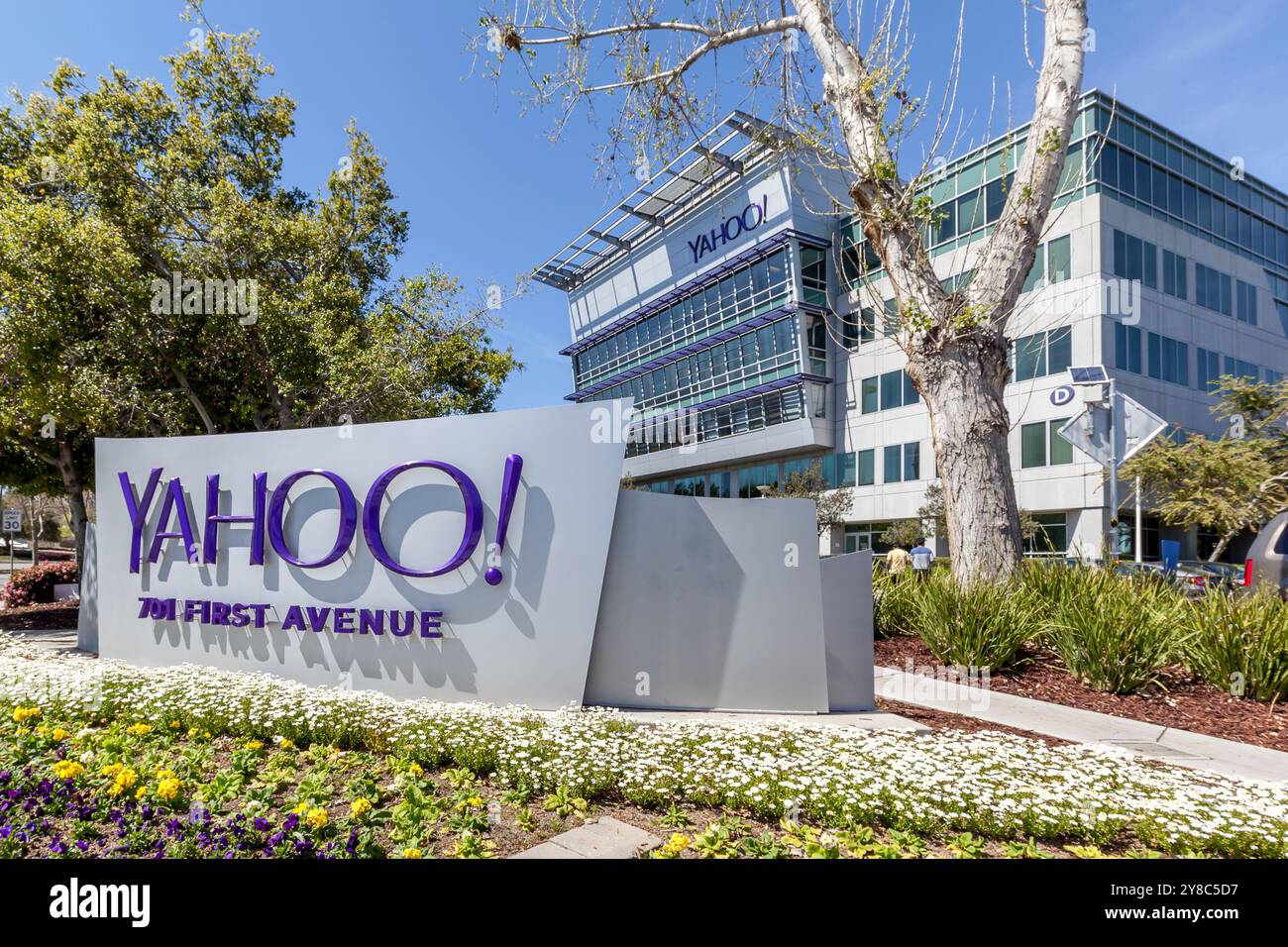 Yahoo sign at Yahoo 's headquarters in Silicon Valley Stock Photo - Alamy