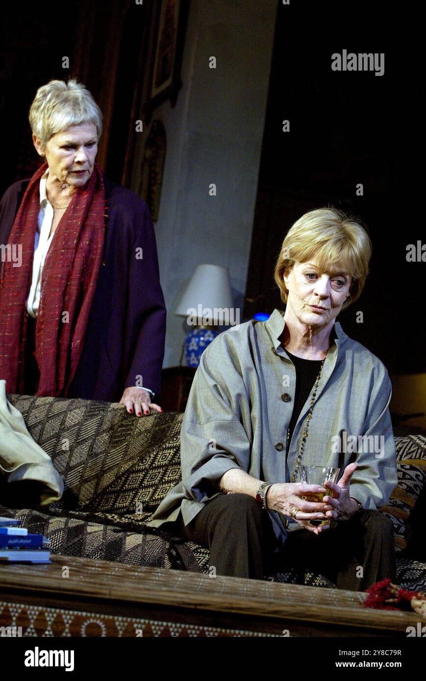 l-r: Judi Dench (Frances Beale), Maggie Smith (Madeleine Palmer) in THE ...