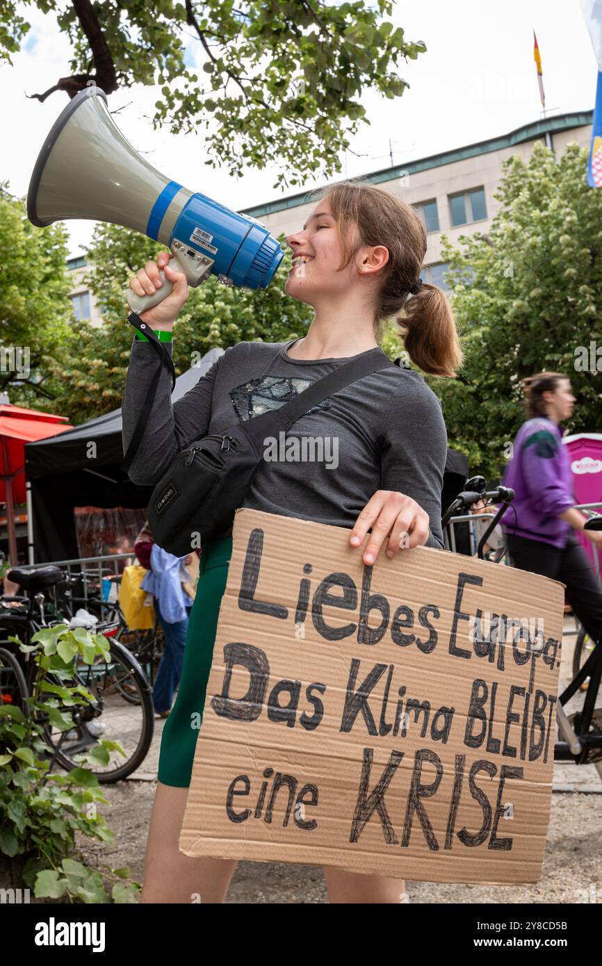 Berlin, Germany 31-5-2024 Organizer With Megaphone Chants with crowd ...