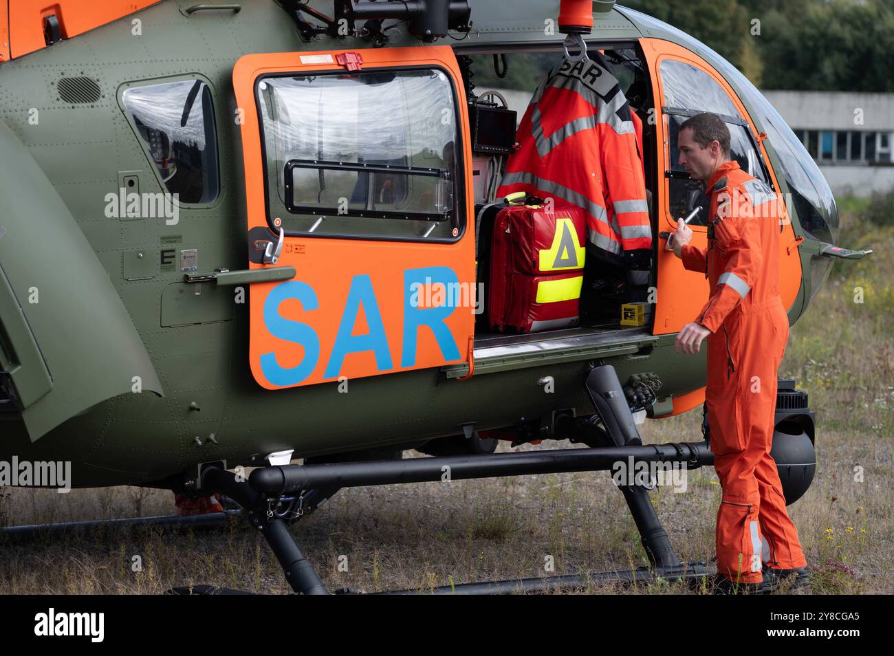 Pilot am SAR-Rettungshubschrauber, Katastrophenschutz-Uebung LOKI24 in ...