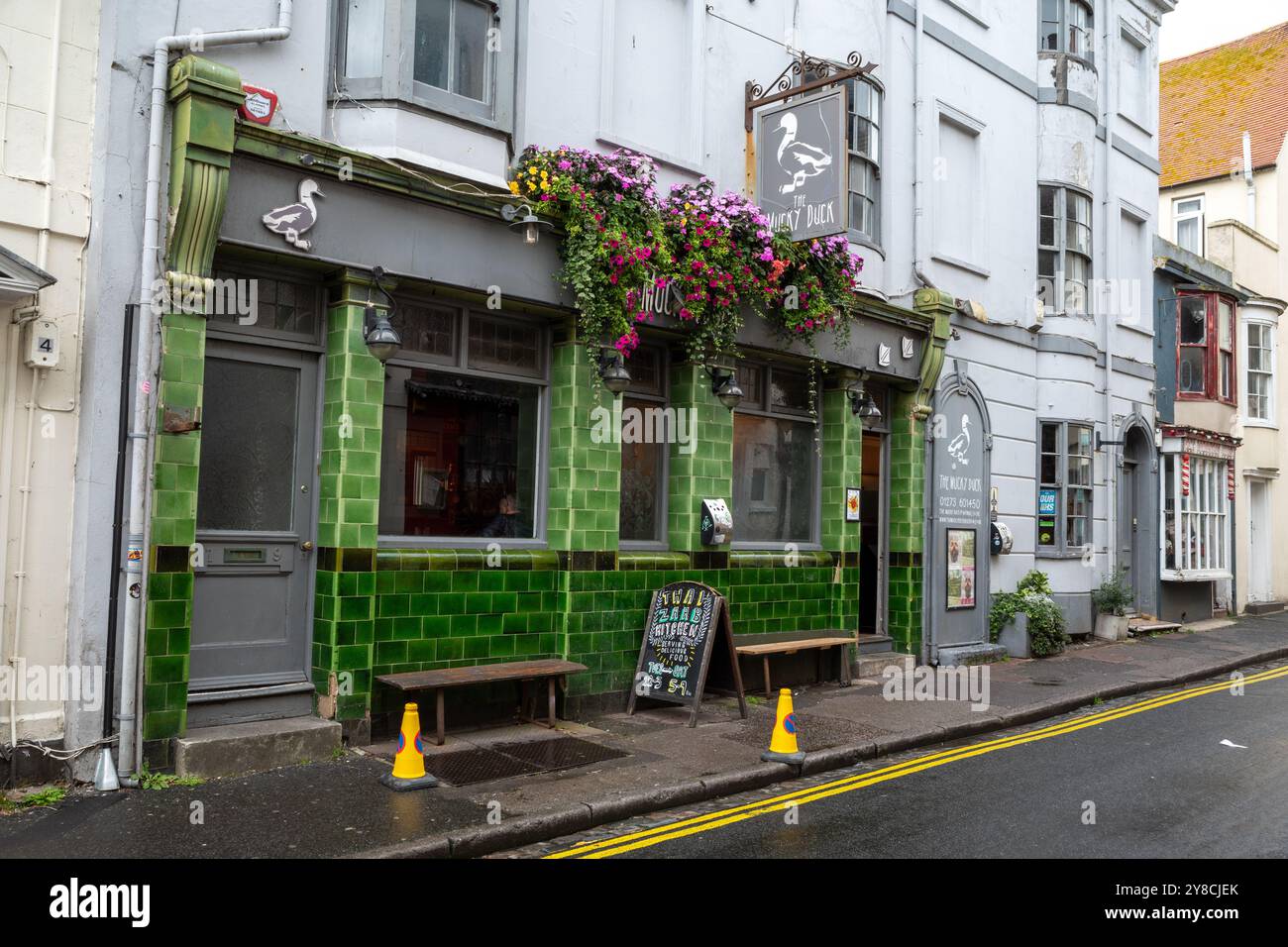 The Mucky Duck, Brighton, UK Stock Photo - Alamy