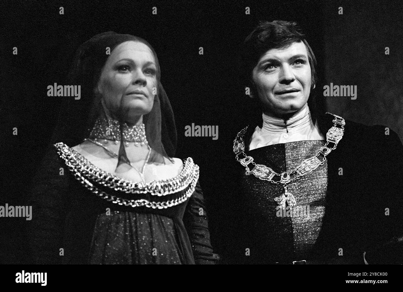 Judi Dench (The Duchess of Malfi), Michael Williams (Ferdinand, Duke of ...