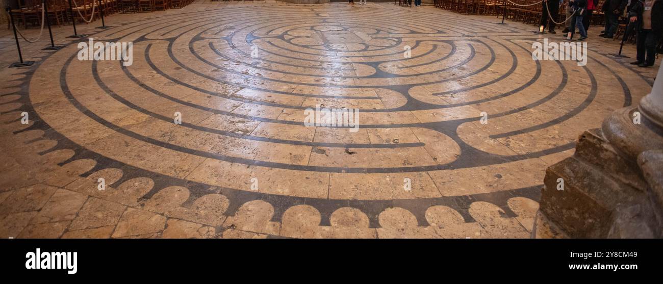 Chatres labyrinth hi-res stock photography and images - Alamy