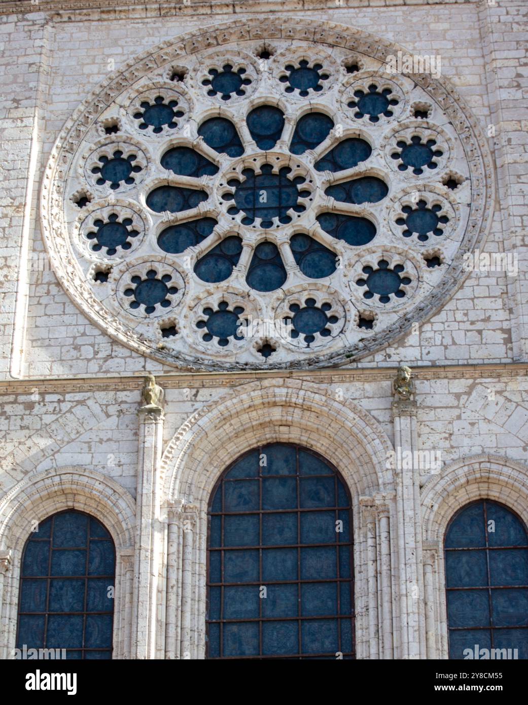 The Rose Window at Notre Dame de Chartres Cathedral Chartres, France Stock Photo - Alamy