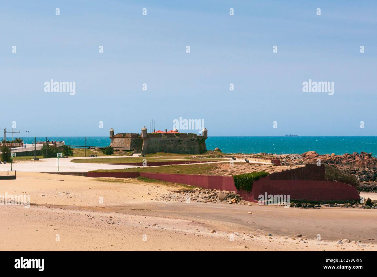 The landmark Forte de São Francisco Xavier (centre), also know as the ...