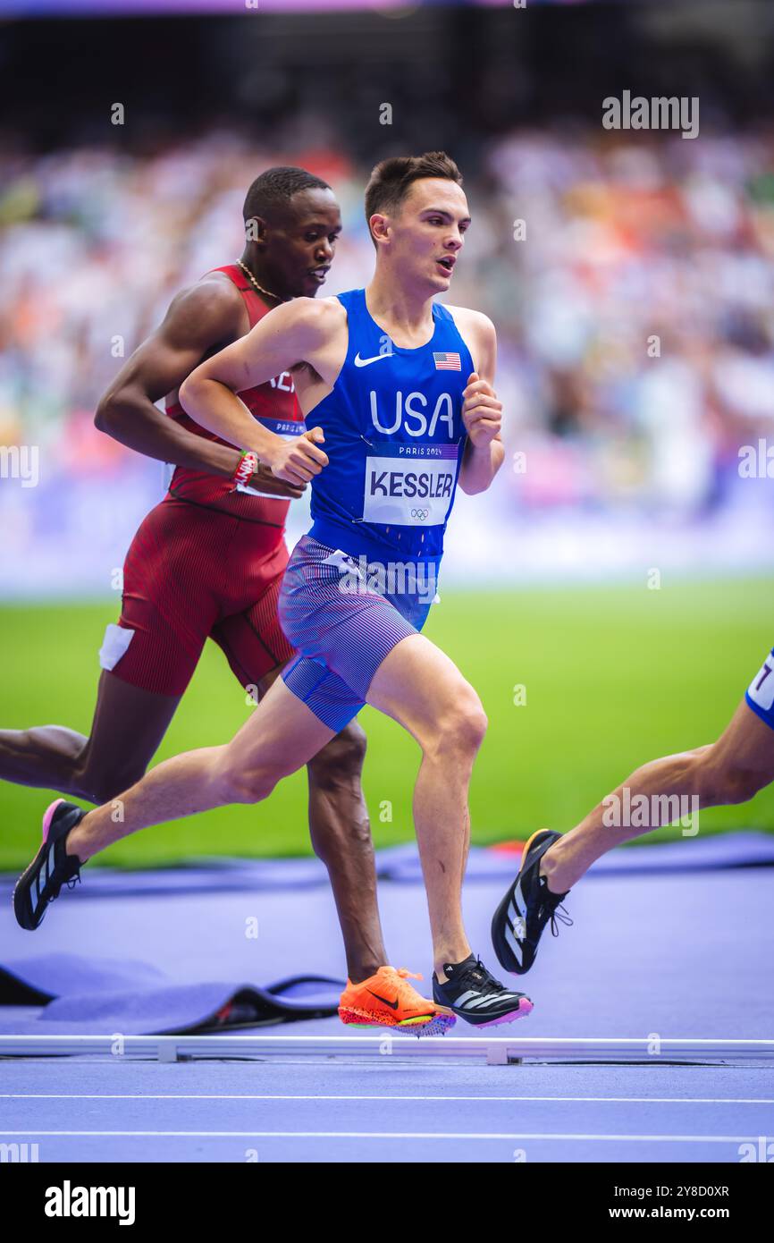 Hobbs Kessler participating in the 800 meters at the Paris 2024 Olympic ...