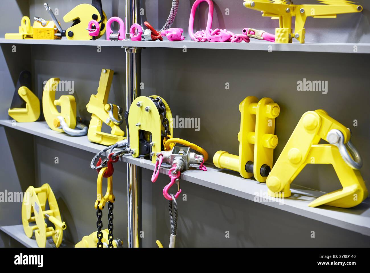 Industrial lifting tools, rigging parts, fasteners and assembly blocks ...