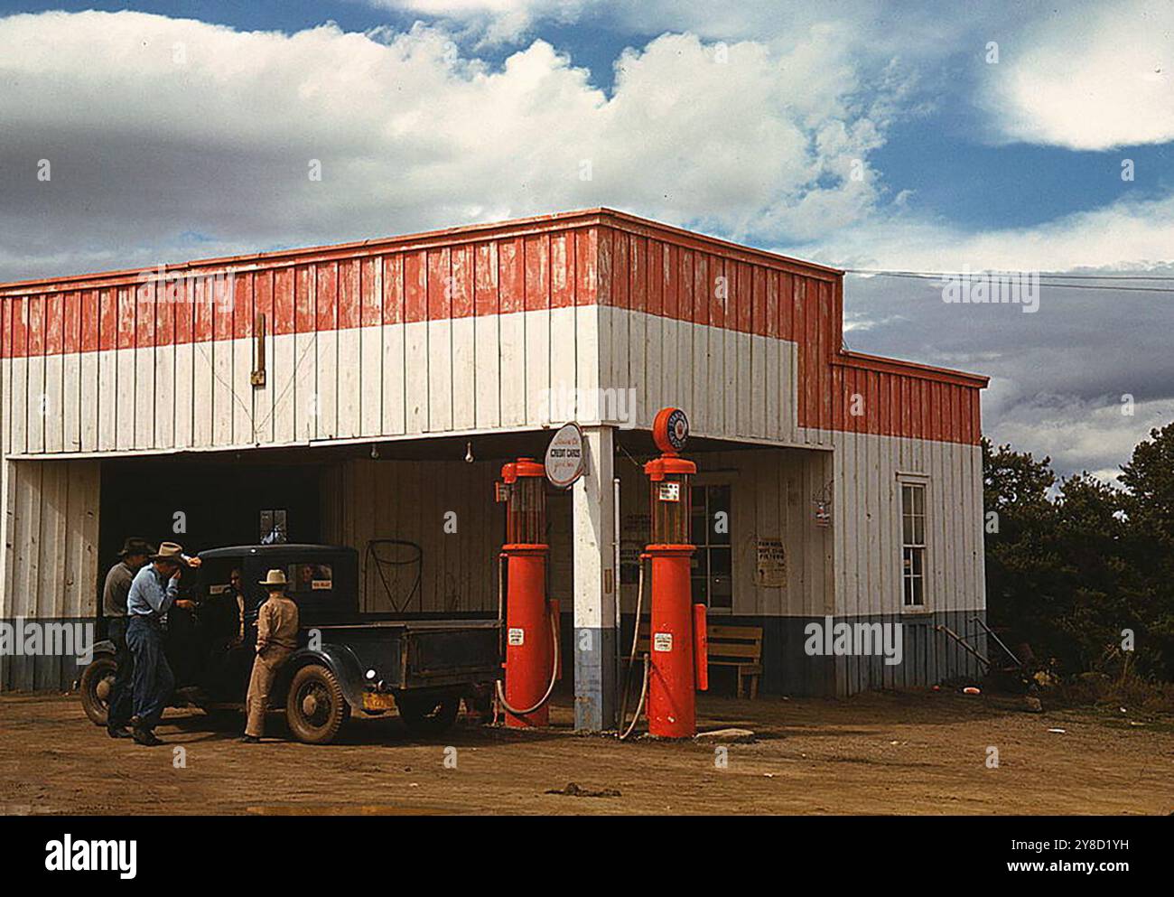 Filling station and garage at Pie Town, New Mexico October 1940 Stock ...