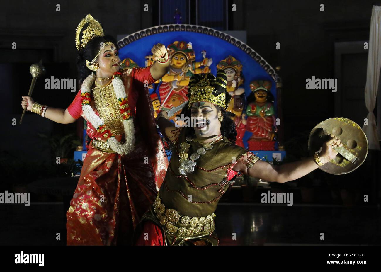 Kolkata, West Bengal, India. 4th Oct, 2024. Dancers is performing ...