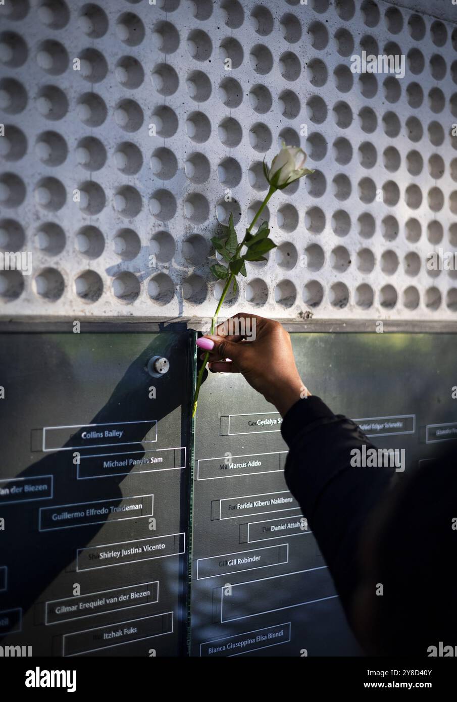 AMSTERDAM - The annual commemoration at "the tree that saw everything ...