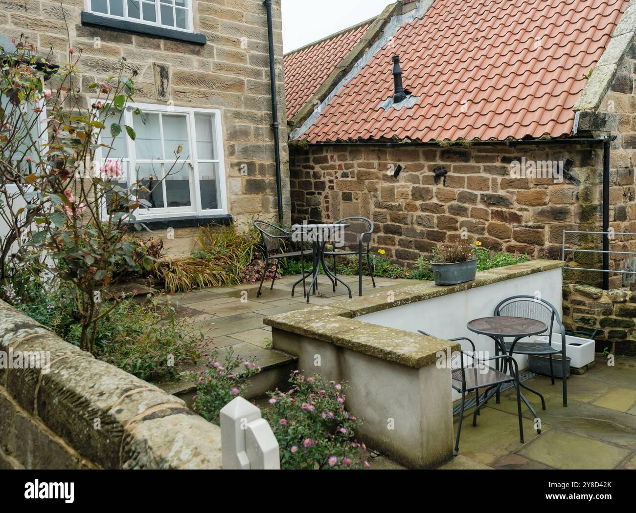 Fisherman's cottages in Robin Hood's Bay Stock Photo - Alamy