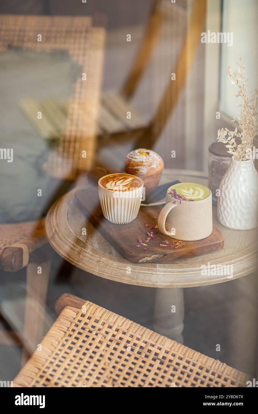 Cozy bakery setting hi-res stock photography and images - Alamy