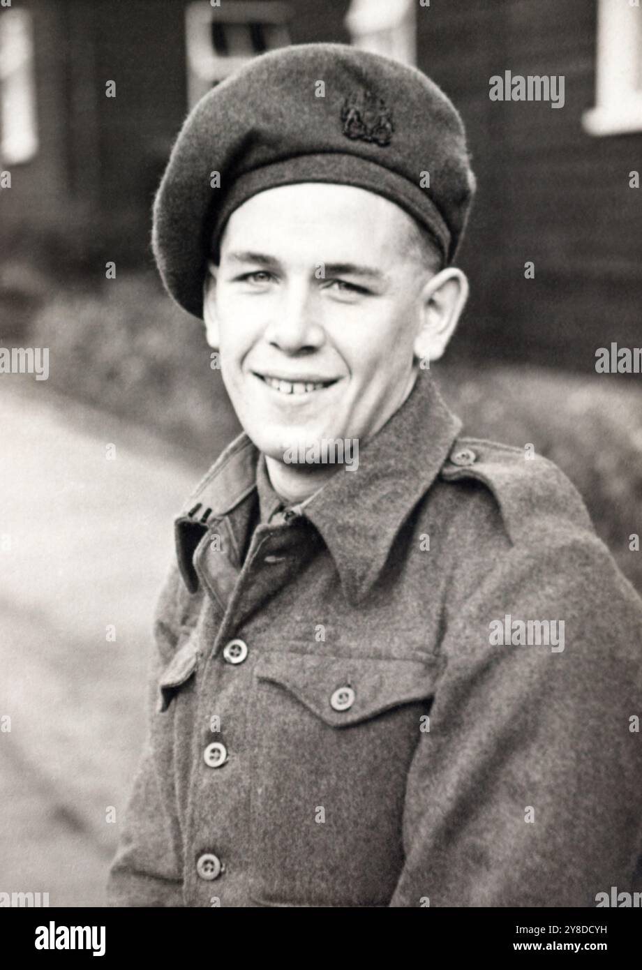 Young man british army hi-res stock photography and images - Alamy