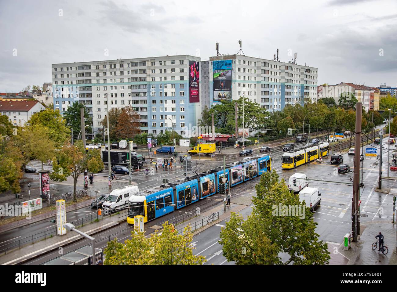 04 . 10 . 2024 , Berlin / Friedrichshain : Kreuzung Landsberger Allee ...