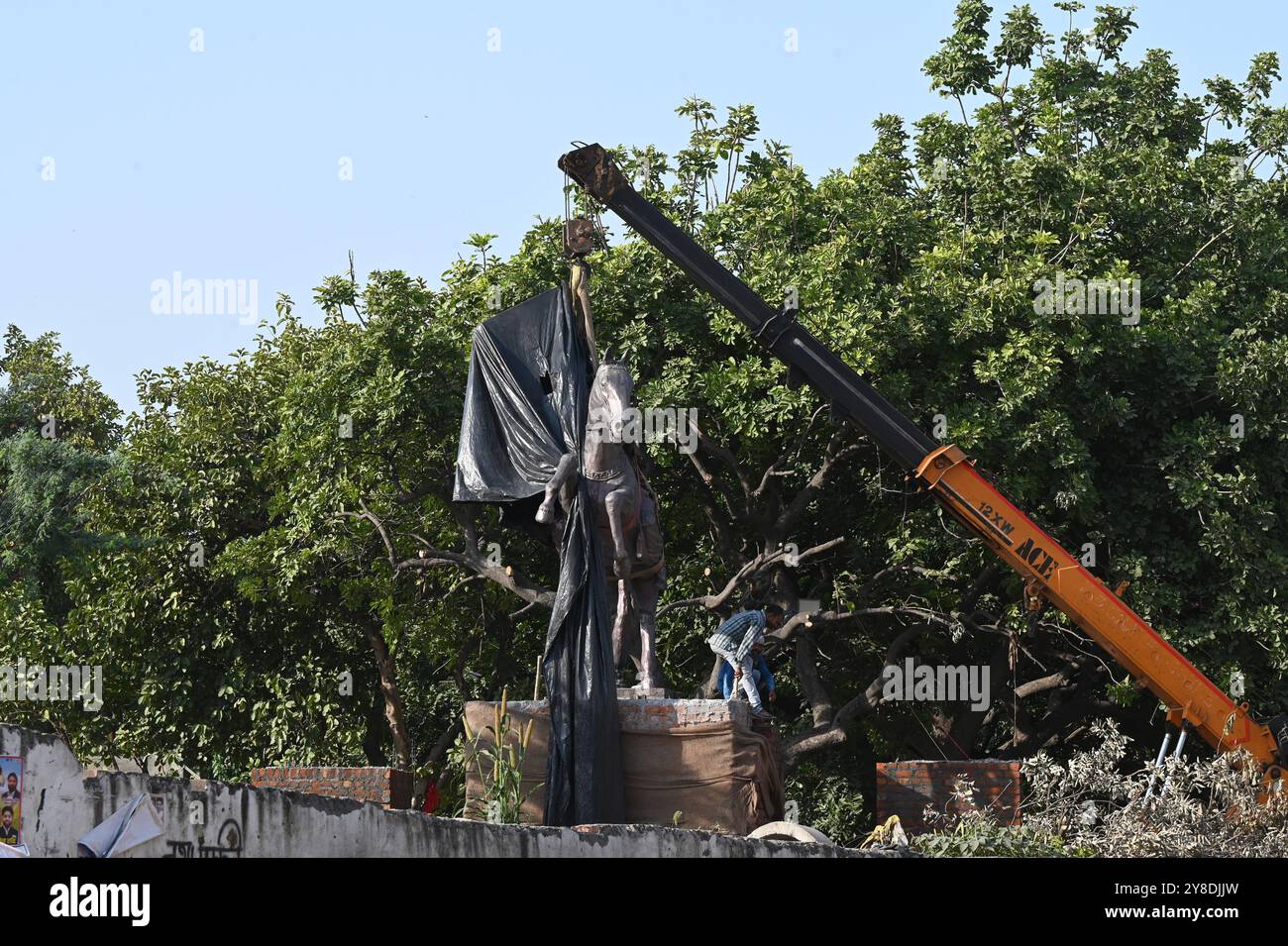 New Delhi, India. 04th Oct, 2024. NEW DELHI, INDIA - OCTOBER 4: Statue ...