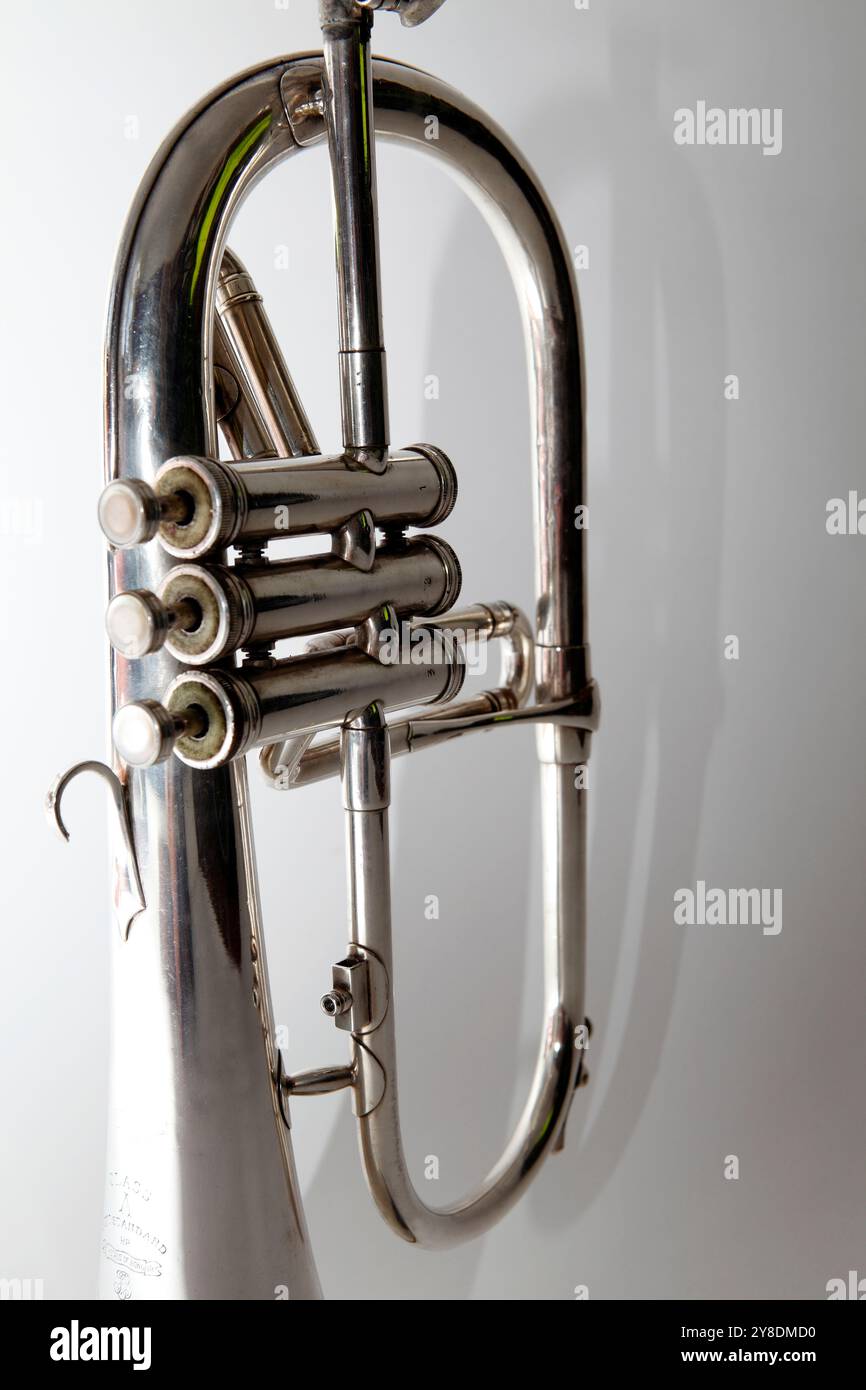 Vintage Flugal Horn silver finish Stock Photo - Alamy