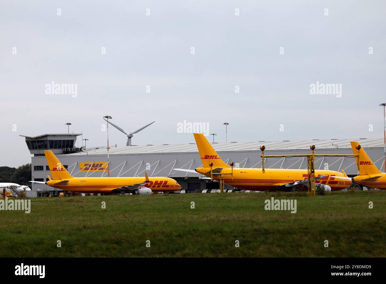 DHL Hub at East Midlands Airport. Boeing 757-223, OE-LNX, Airbus A300-600(F), D-AEAJ Stock Photo ...
