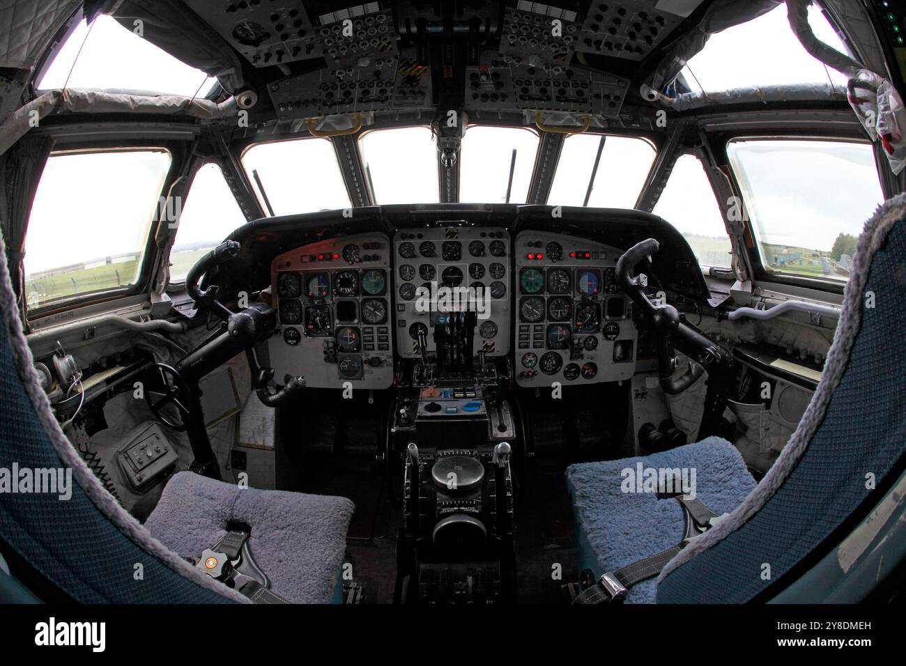 The flightdeck of an RAF Nimrod R.1 XW664 of 51 Squadron, at East ...