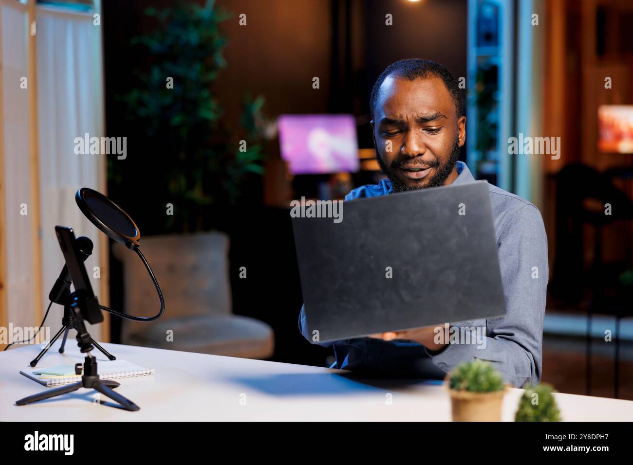 Content recommendation system hi-res stock photography and images - Alamy