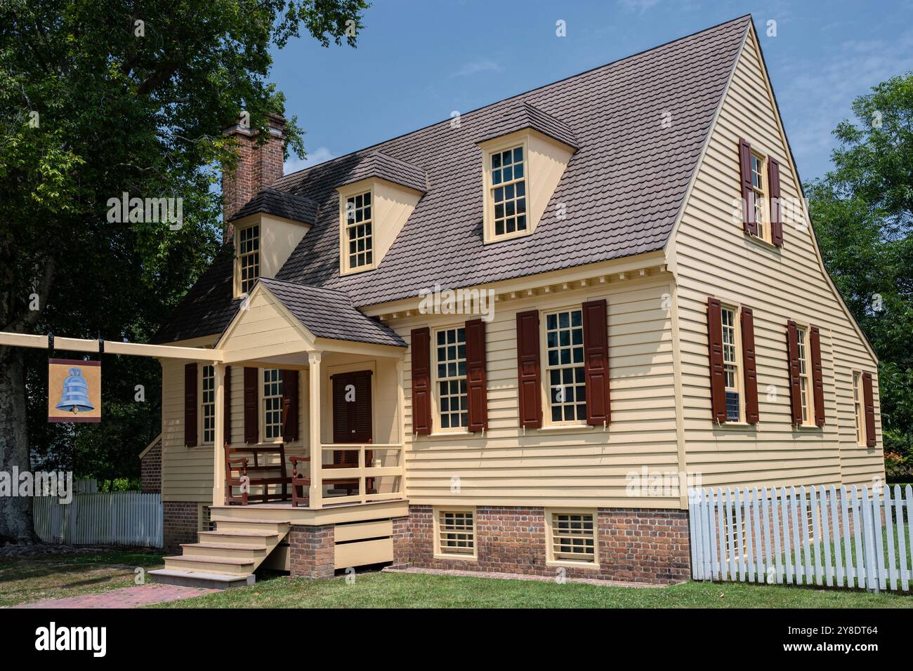 William lee owner hi-res stock photography and images - Alamy