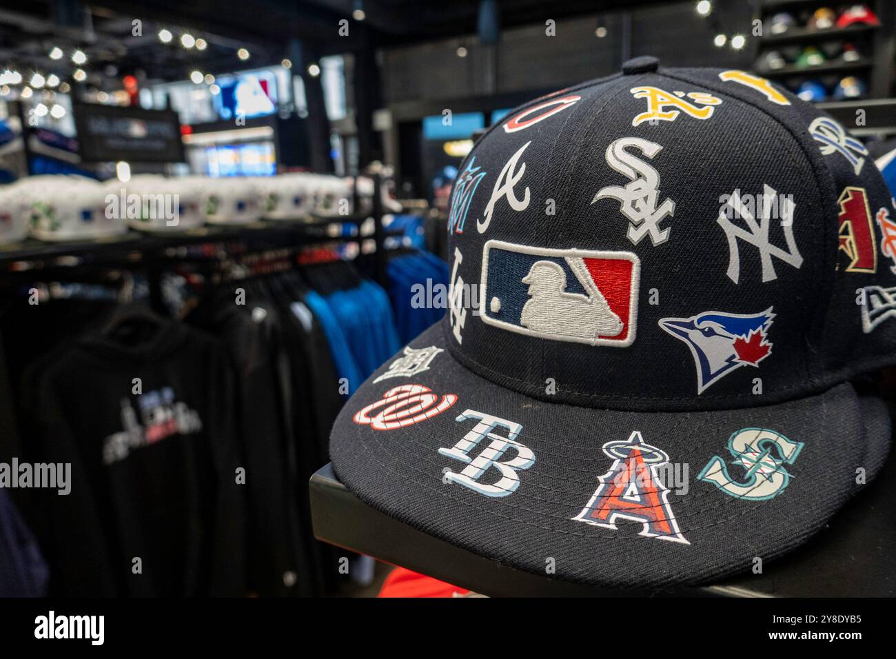 Major League Baseball flagship store in Rockefeller Center, New York ...