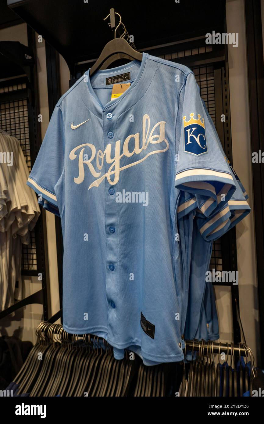 Major League Baseball flagship store in Rockefeller Center, New York ...