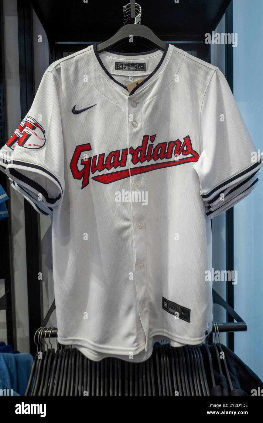 Major League Baseball flagship store in Rockefeller Center, New York ...