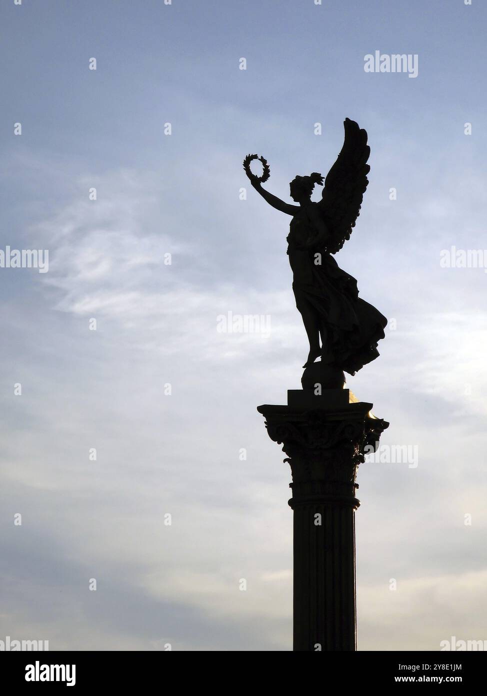 Muses statues hi-res stock photography and images - Alamy