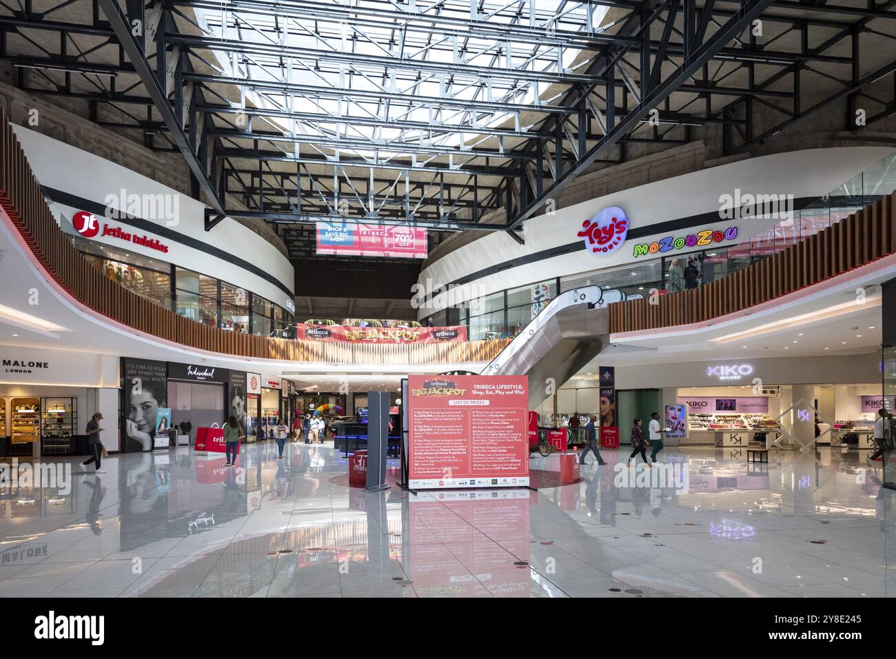 Tribeca Mall, shopping centre, huge, gigantic, modern, Indian Ocean ...