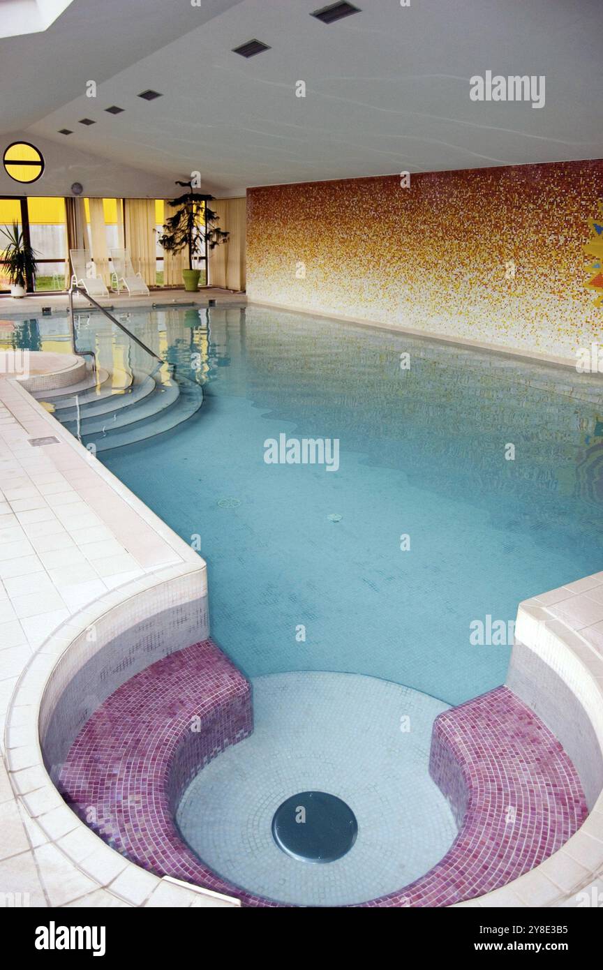 Thermal indoor swimming pool Stock Photo - Alamy