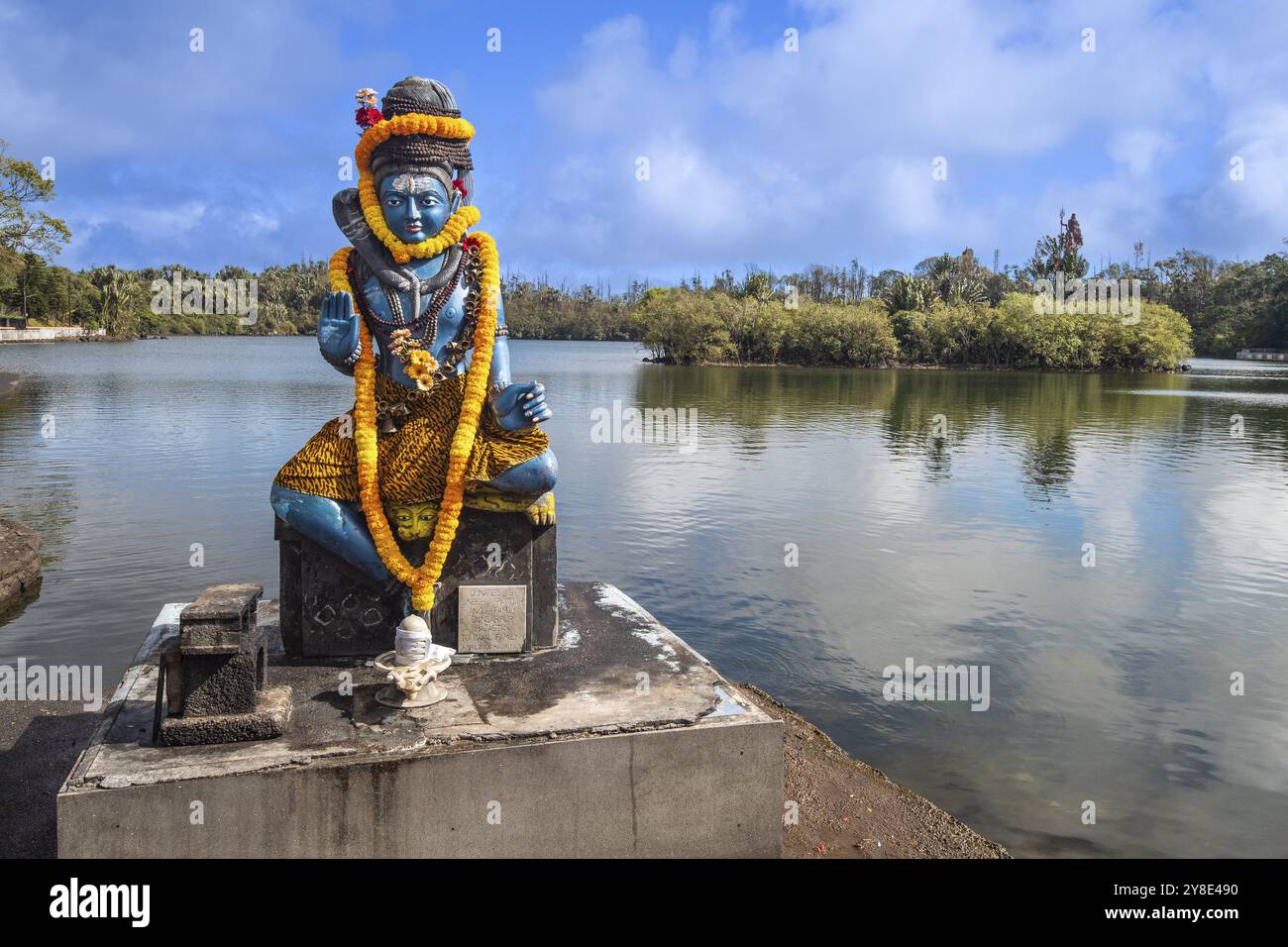 God Shiva, Hindu temple, sacred lake, Grand Bassin, Ganga Talao, Indian ...