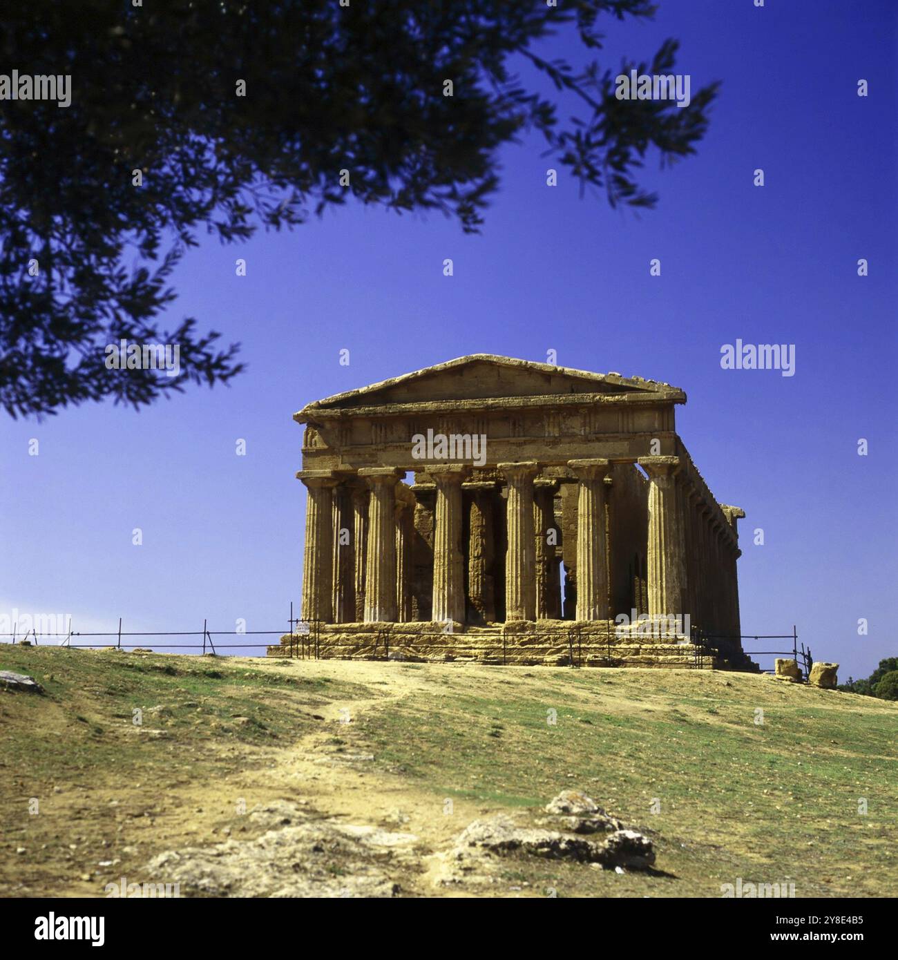 Temple of Concordia (430 BC.), Sicily Stock Photo - Alamy