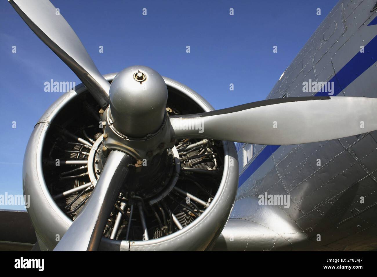 Detailed view aircraft engine hi-res stock photography and images - Alamy