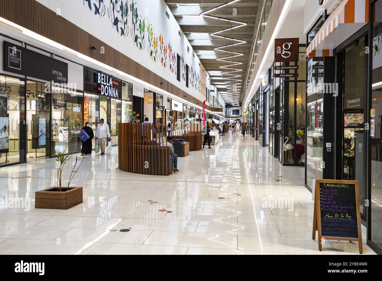 Tribeca Mall, shopping centre, huge, gigantic, modern, Indian Ocean ...