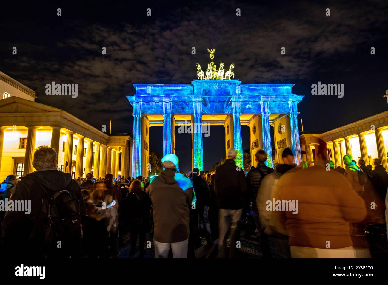 Festival of Lights 2024 Blick auf das beleuchtete Brandenburger Tor beim Festival of Lights 2024 ...