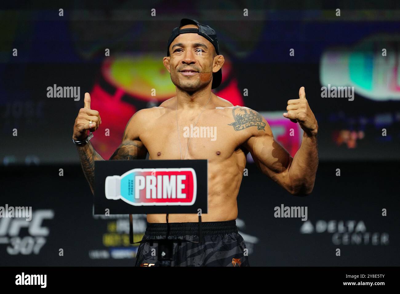 Convention center steps night hi-res stock photography and images - Alamy