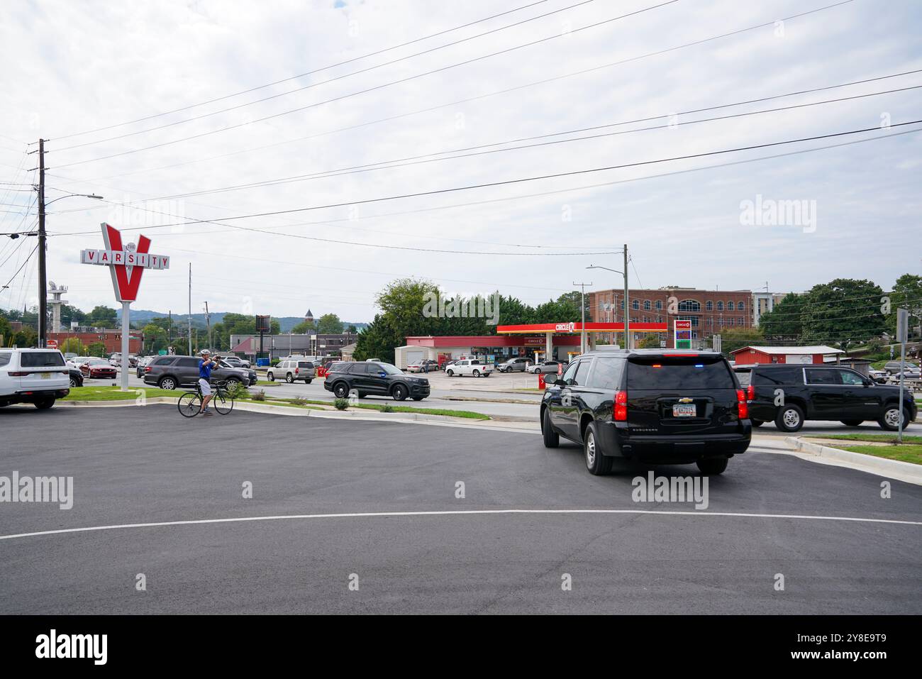 A motorcade accompanying Republican vice-presidential nominee, Senator ...