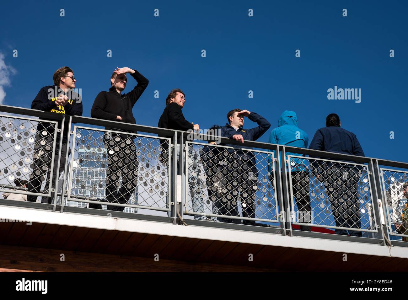 Seattle, USA. 4th Oct 2024. A sunny windy start as the city of Seattle ...