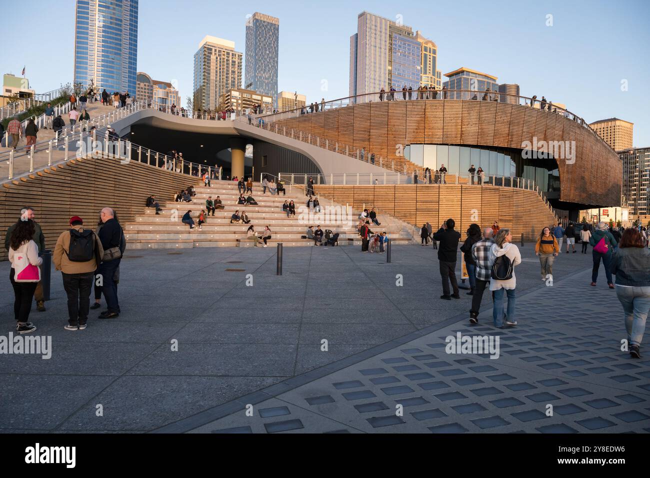 Seattle, USA. 4th Oct 2024. A sunny windy start as the city of Seattle ...