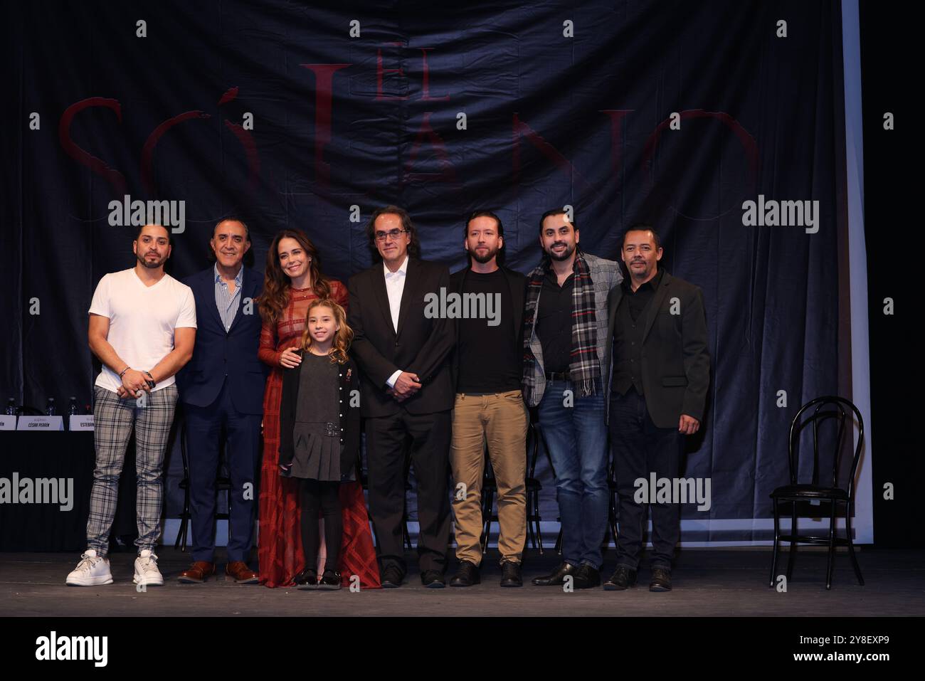 (L-R) Omar Suárez, Luis Felipe Tovar, Ana Claudia Talancon, Camila Suárez, Rafael Perrin, Edgar ...