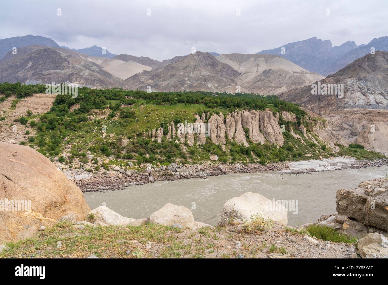 Landscape view of Indus river valley and rock formations near Chilas ...