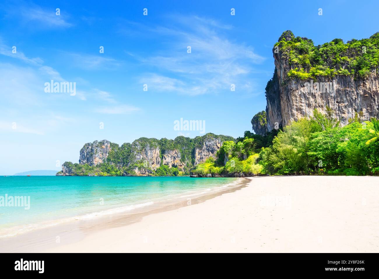 Thai beautiful white sand Railay Beach and limestone rock in Krabi ...