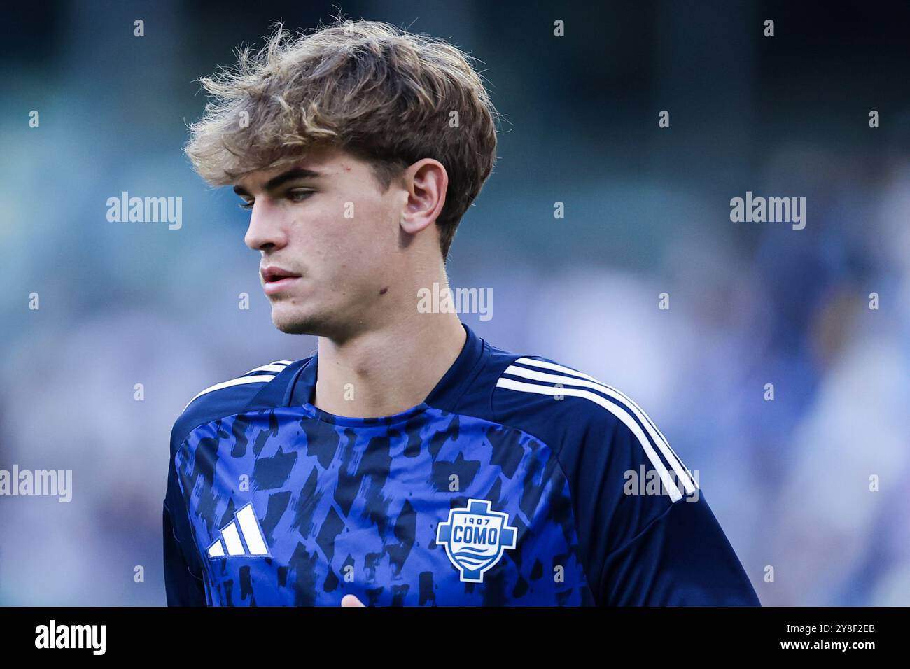 Como’s Argentinian midfielder Nico Paz looks before the Serie A ...