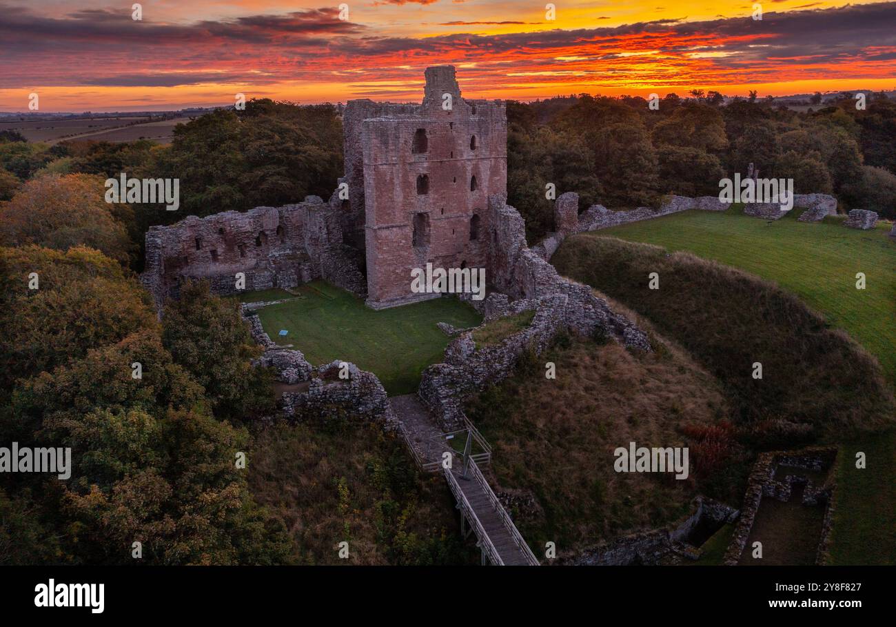 Norham castle sunrise turner hi-res stock photography and images - Alamy