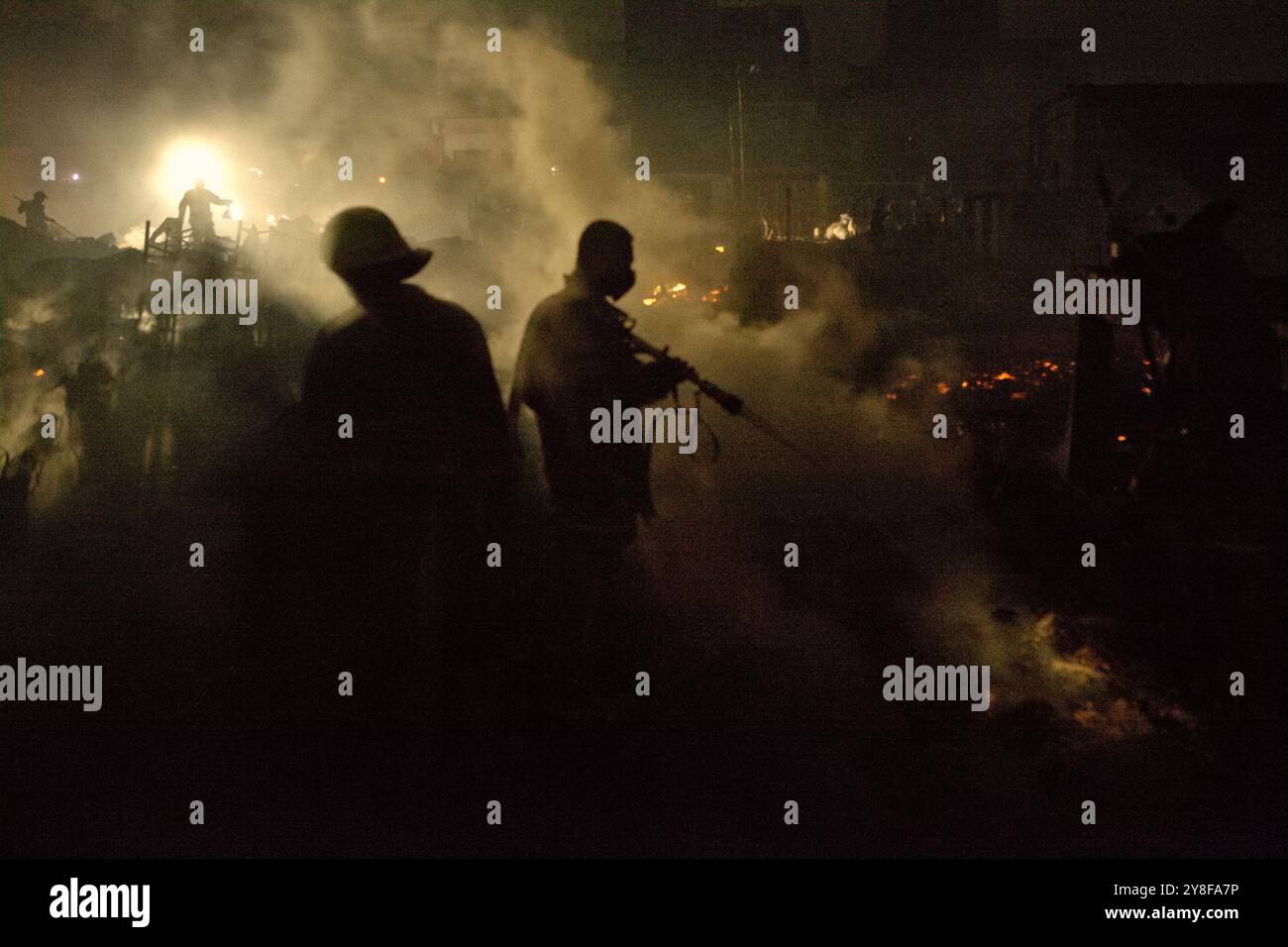 Fire accidents firefighter silhouette hi-res stock photography and ...