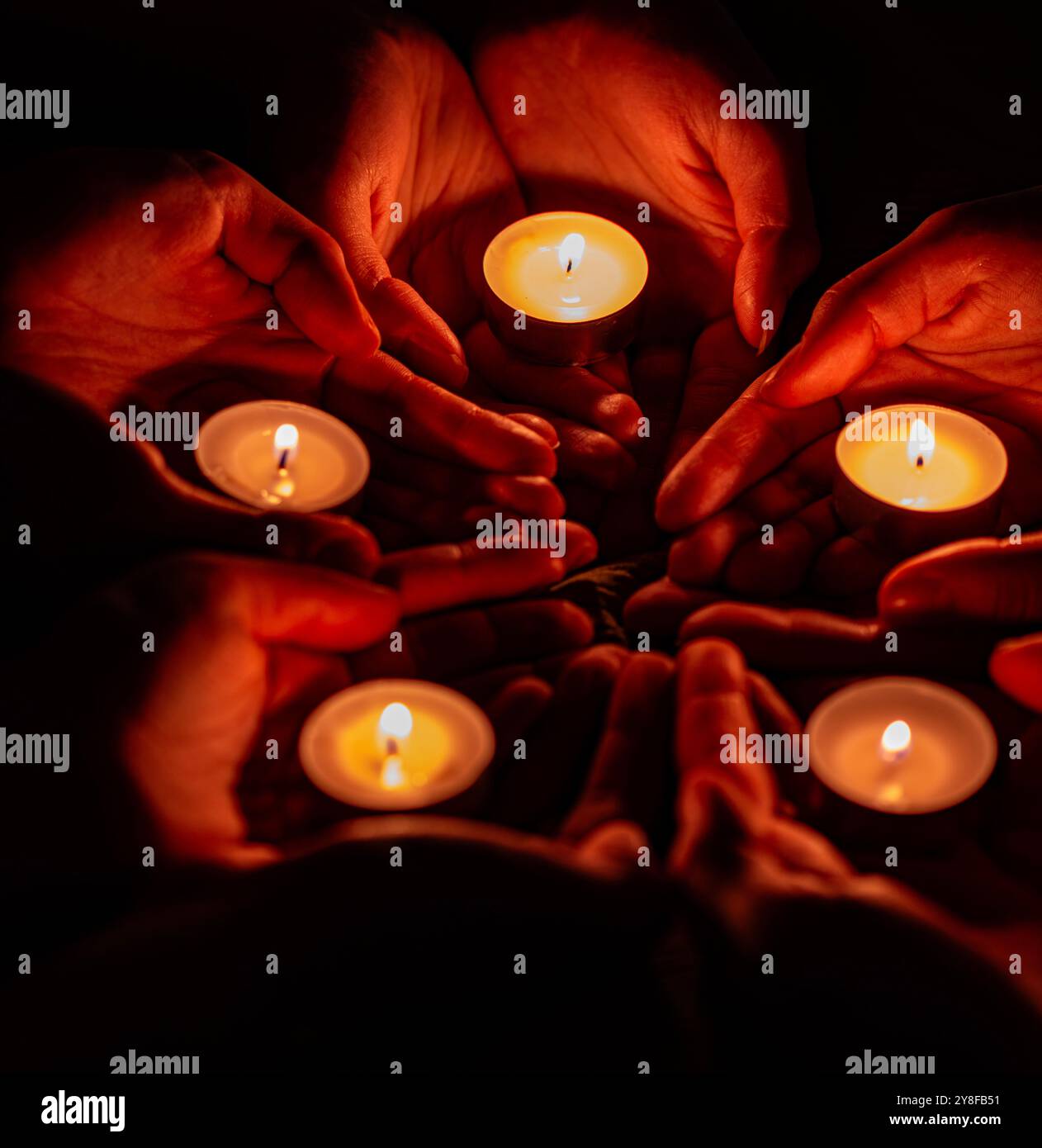 memory candles Burning candle on the palm, sorrow and memory Stock ...