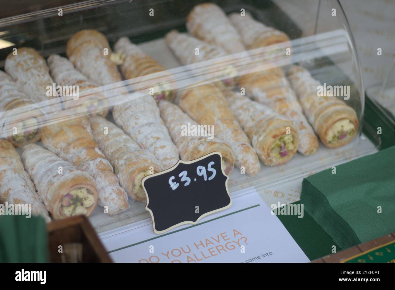 Halva sweets turkish delight hi-res stock photography and images - Alamy