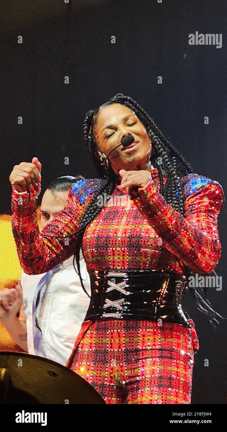 Janet jackson rhythm nation hi-res stock photography and images - Alamy