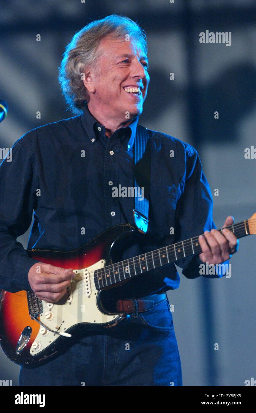 Milan Italy 28/05/2004 : Mario Lavezzi, Italian singers,composer and ...